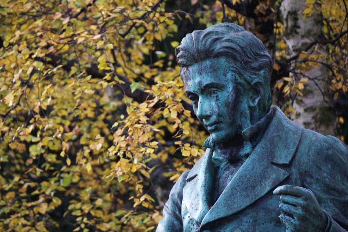 Søren Kierkegaard: desafiando la filosofía y la cristiandad de su tiempo